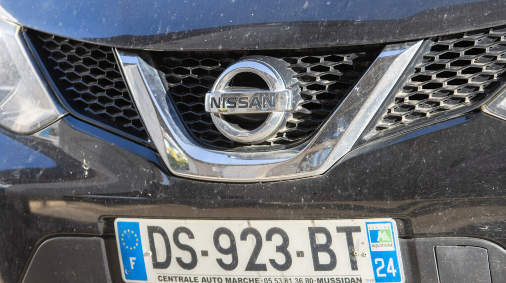 France Introduces Bright Pink License Plates Starting 2026 ...