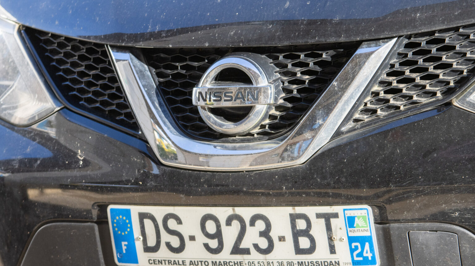 France Introduces Bright Pink License Plates Starting 2026 ...