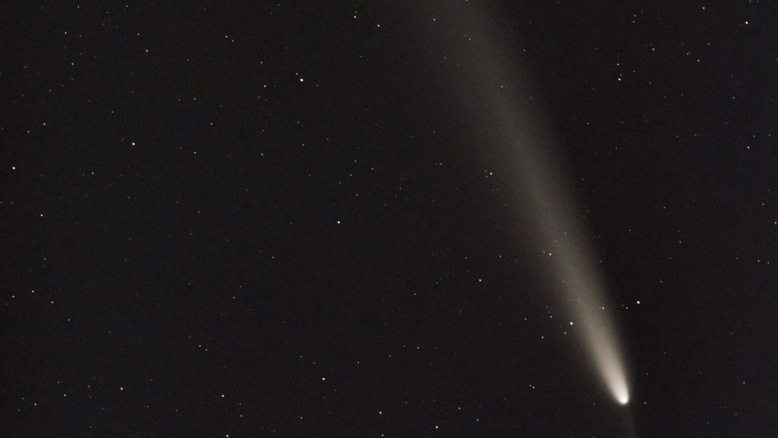 Scientists Investigate 3I/ATLAS as Debate on Alien Life Intensifies ...